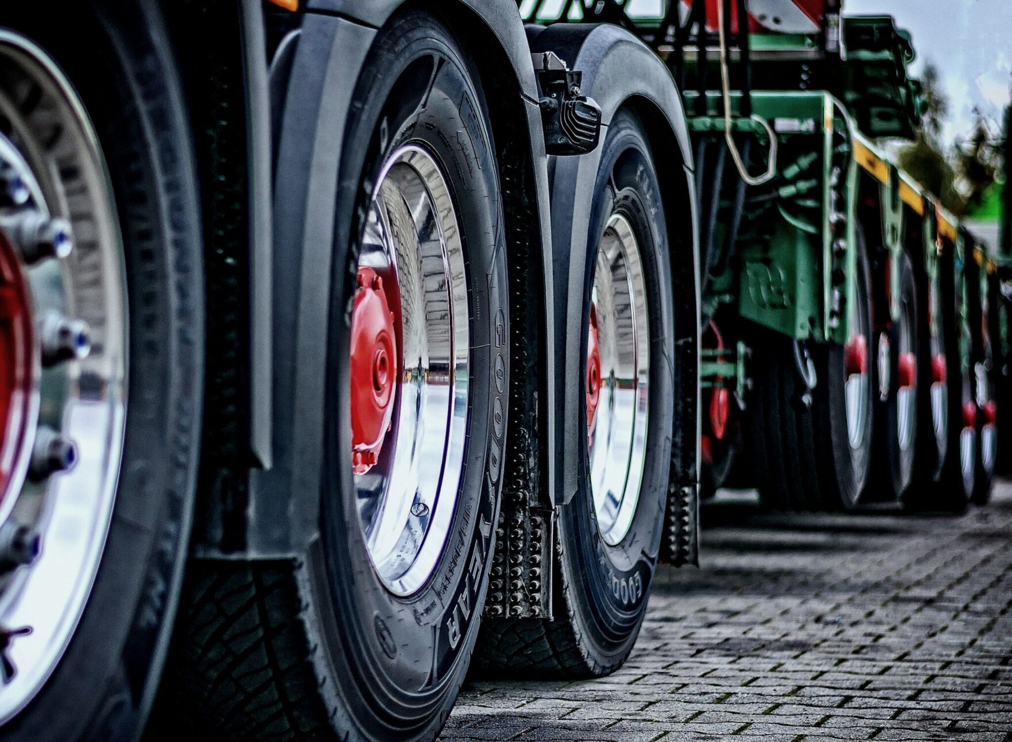 What is a Commercial Driver's License and CDL Requirements